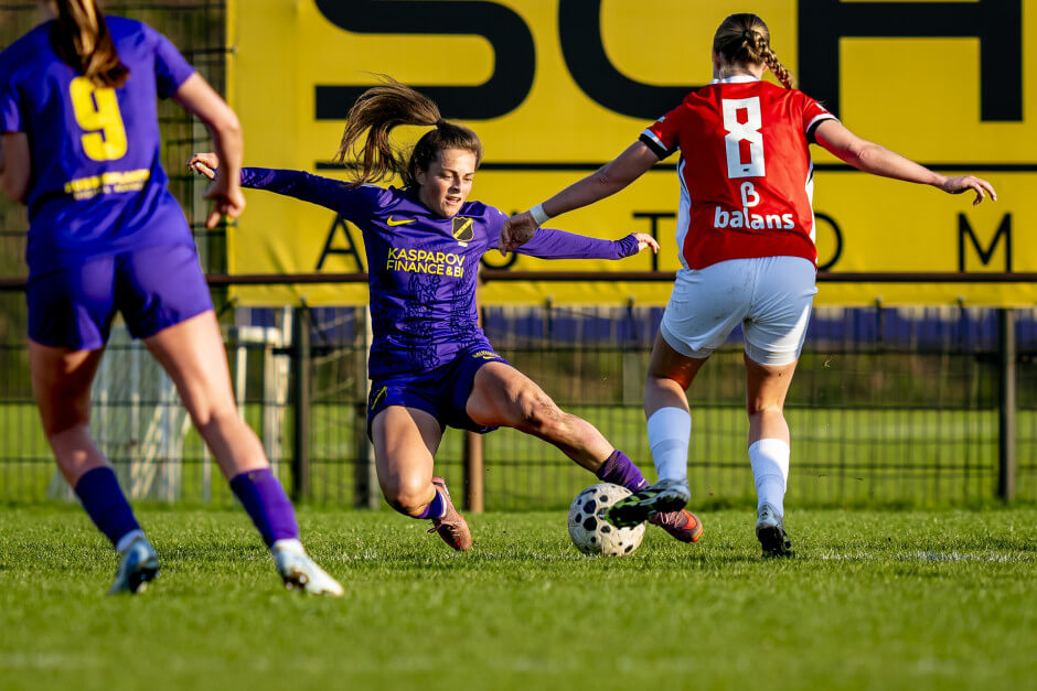 NAC Vrouwen maakt het AZ Vrouwen knap lastig, maar gaat onderuit